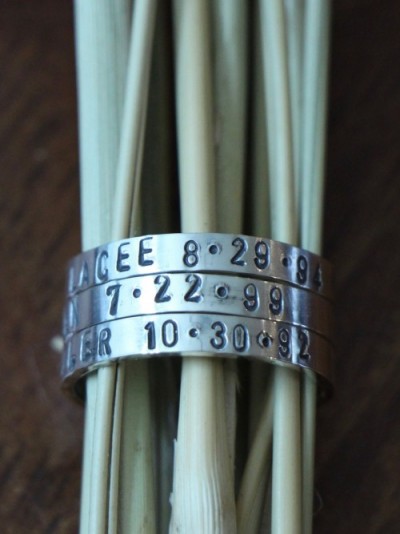 mothers stacking name rings with birthdate | kandsimpressions